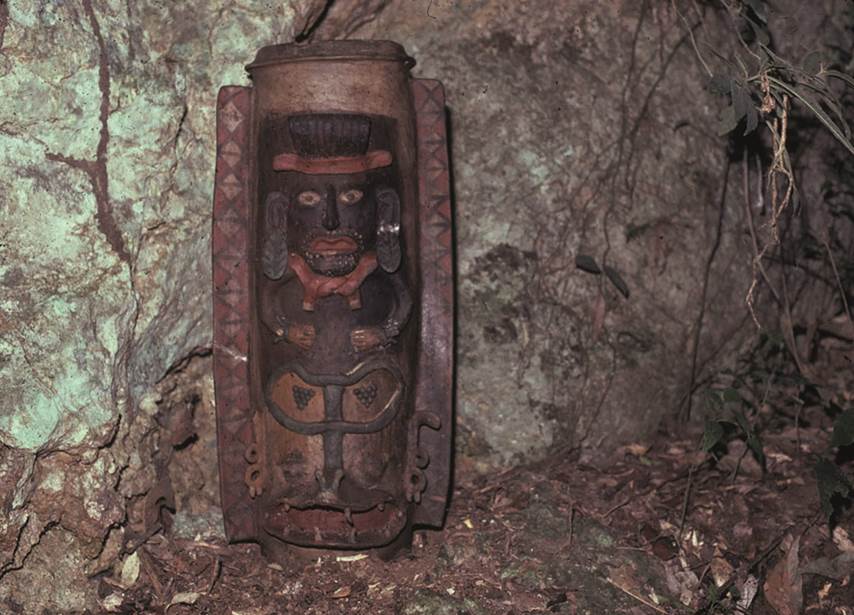 Biografía, función y análisis iconográfico de dos cilindros efigie ...